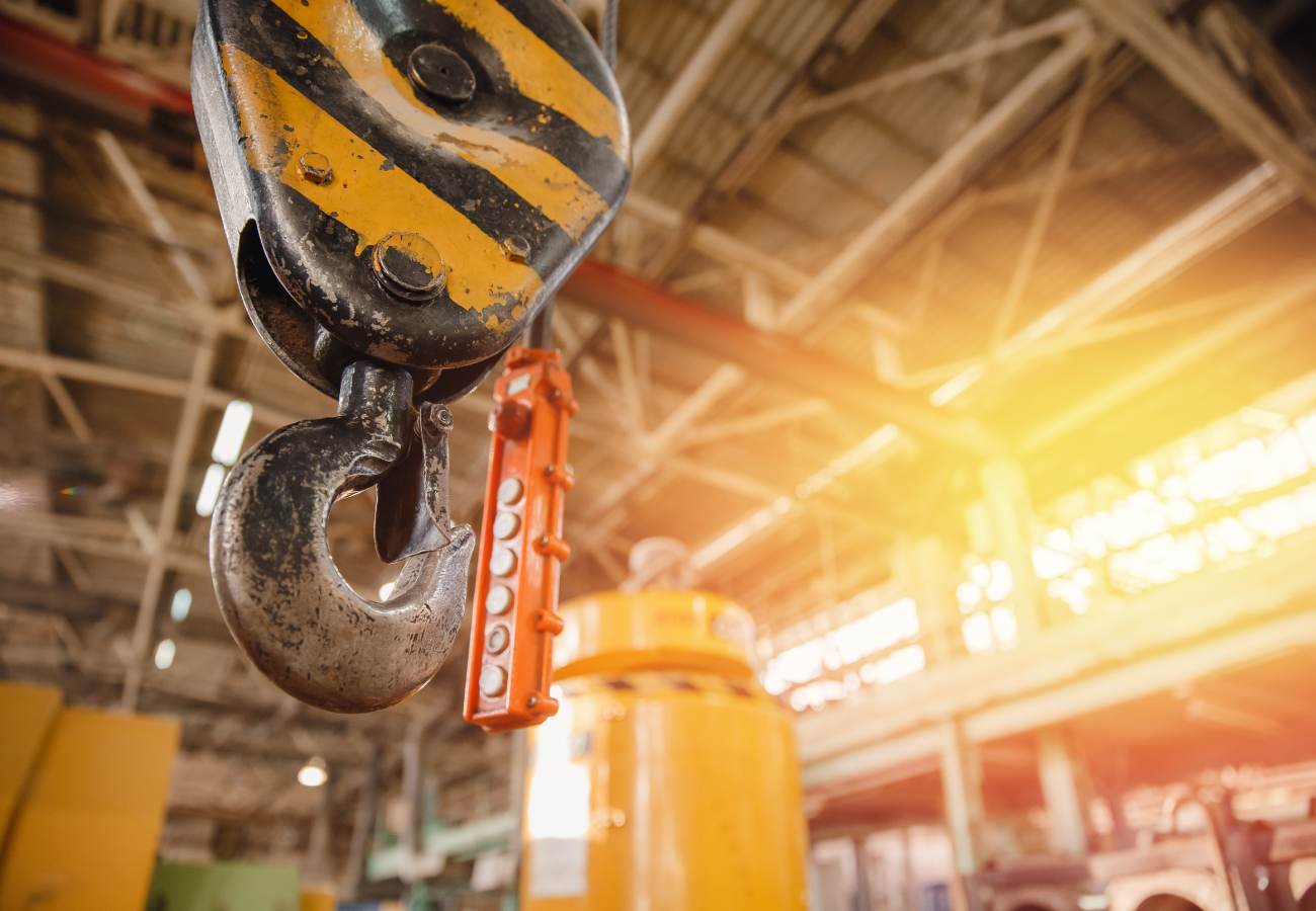 What is the crane load moment indicator and how does it work? | Elebia